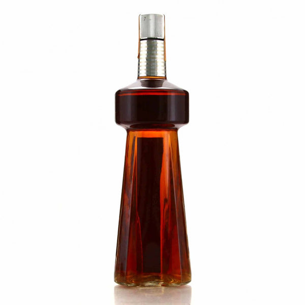 McGuinness Distillers' CN Tower Blended Canadian Whisky - Distilled 19 ...