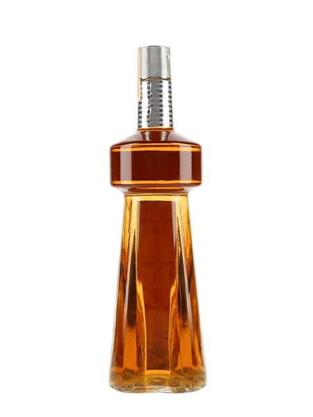 McGuinness Distillers' CN Tower Blended Canadian Whisky - Distilled 19 ...